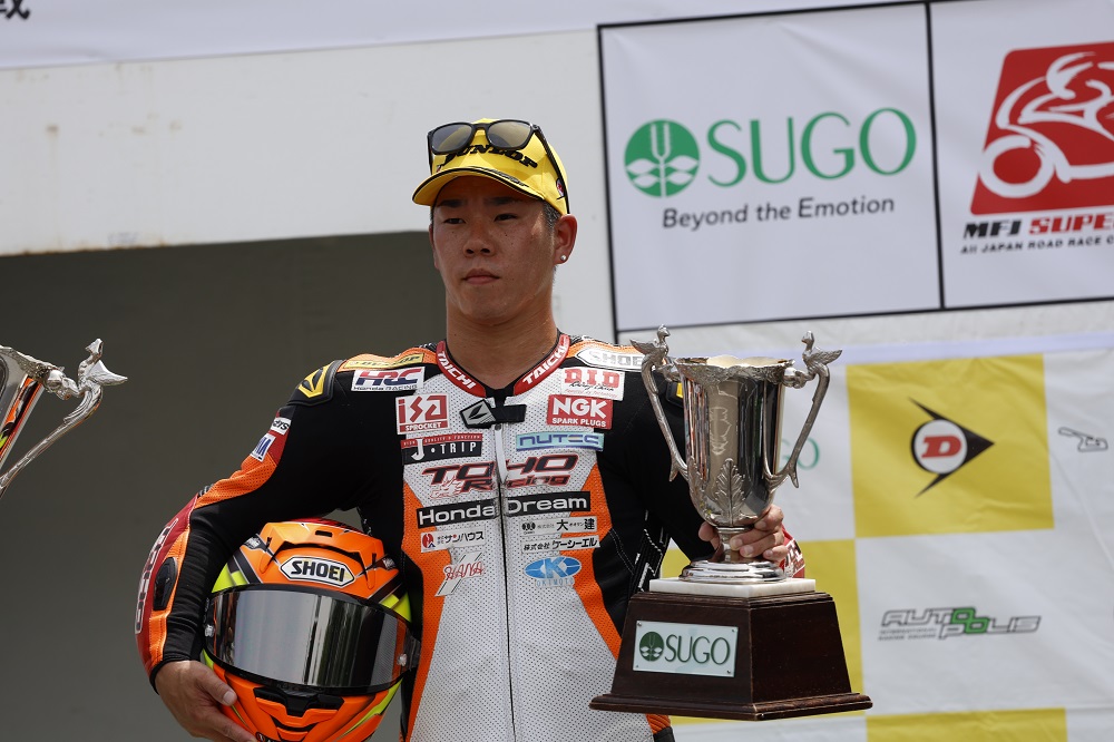 國峰啄磨 /PROFILE 國峰啄磨 Official Website 國峰啄磨 /PROFILE 國峰啄磨 Official Website